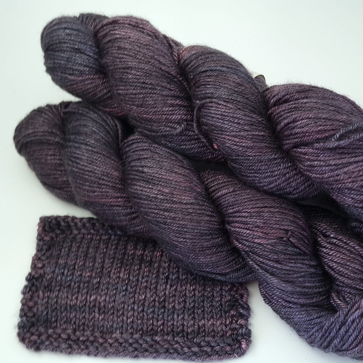 Merino/silk DK - Black orchid – Dyestock Yarns
